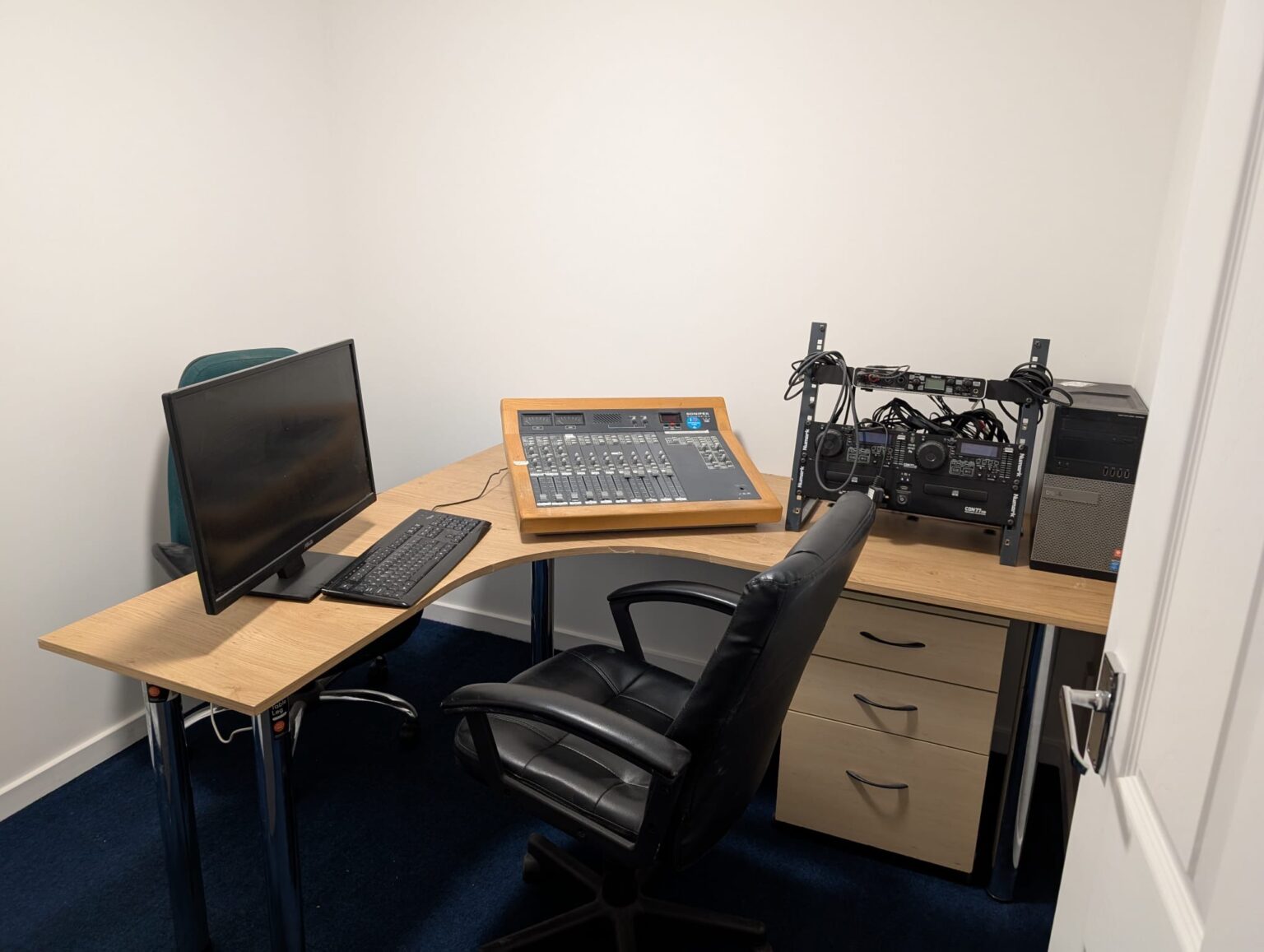 Phoenix 96.7FM - Show Schedule - Phoenix FM